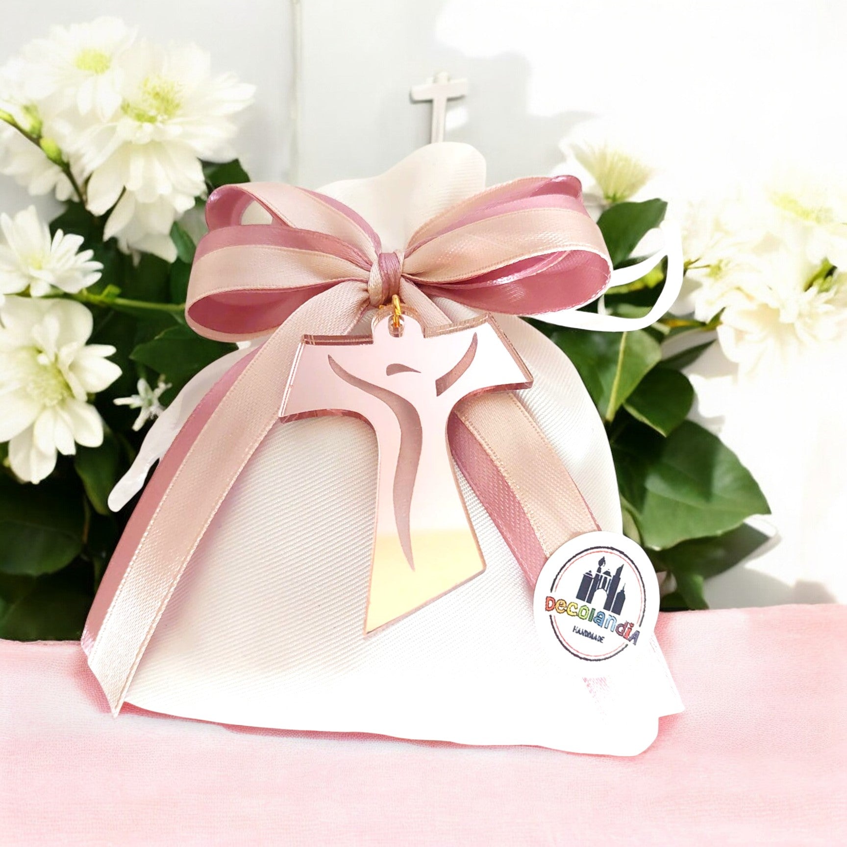 Tao Cross, a wedding favor or placeholder for any occasion – DECOLANDIA